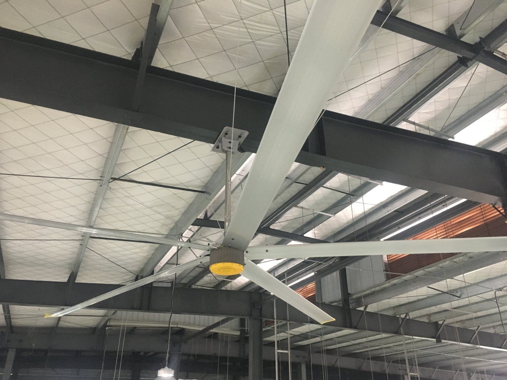 Super Industrial HVLS Ceiling Fan With PMSM Motor 7.3 Meter Diameter ...